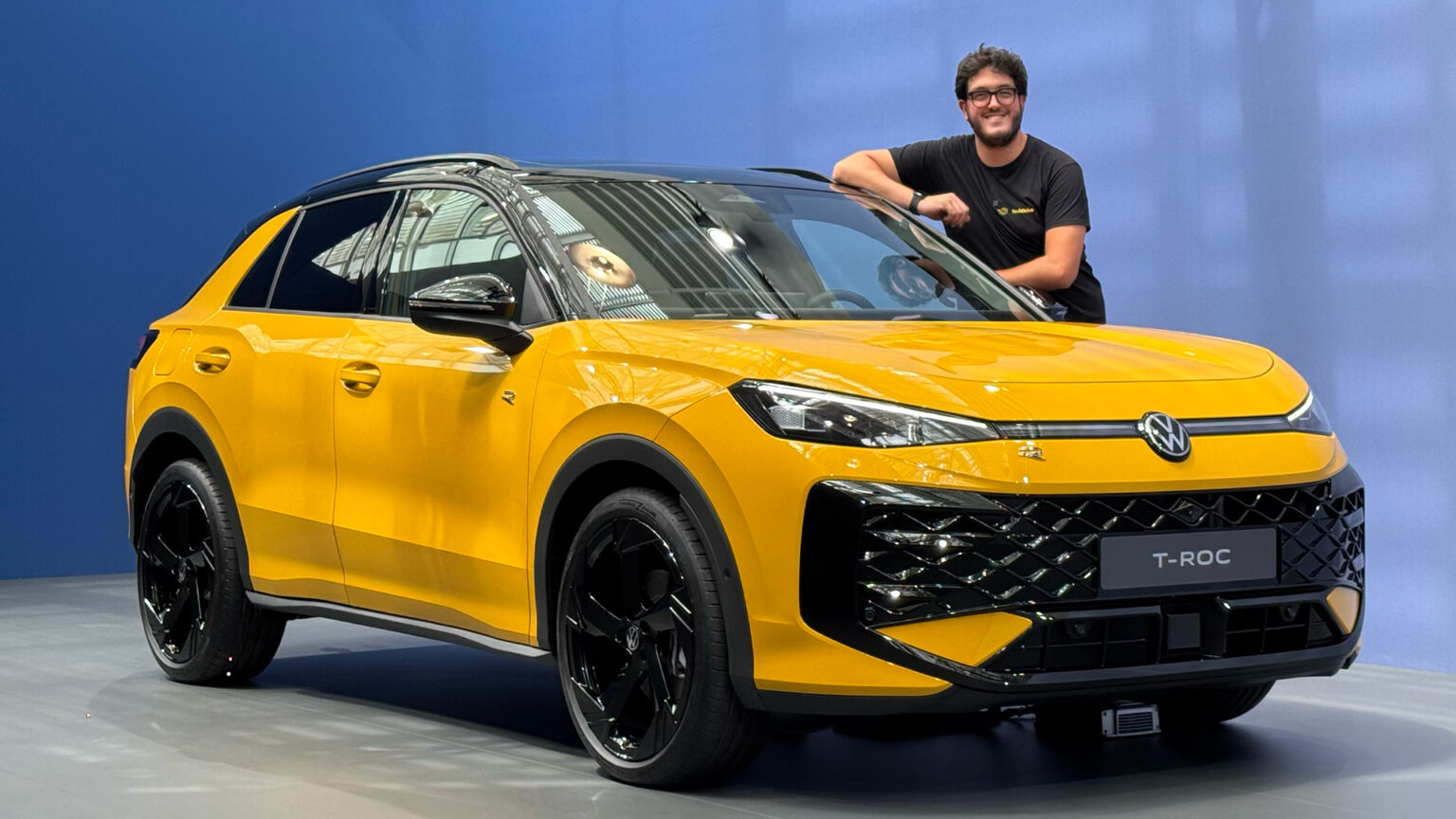 VOLKSWAGEN T-ROC 2026. Ora anche FULL HYBRID. TUTTE LE NOVITÀ e PREZZI ...