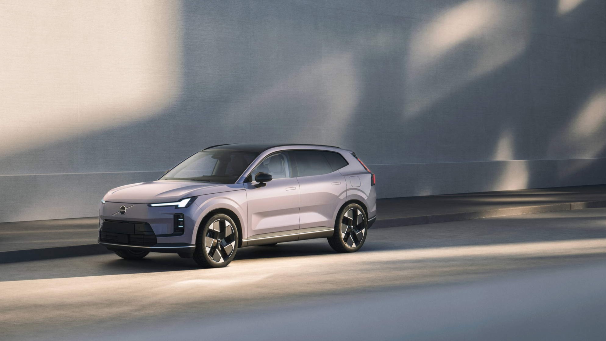 VOLVO lancia la nuova XC70: SUV ibrido plug-in da 1.200km di autonomia - TechDrive