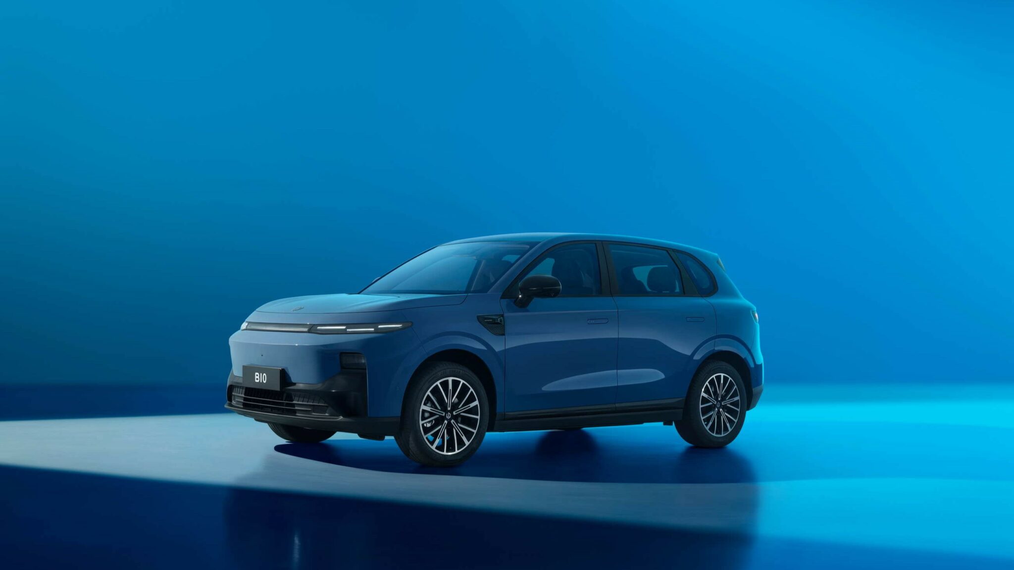 LEAPMOTOR: arrivano B10, il nuovo SUV futuristico da 218 cavalli e 26.900 euro e B05, la ...