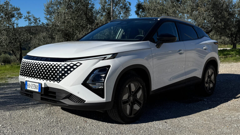 OMODA 5 FULL HYBRID ANTEPRIMA e PREZZI (da 22.900€!) - TechDrive